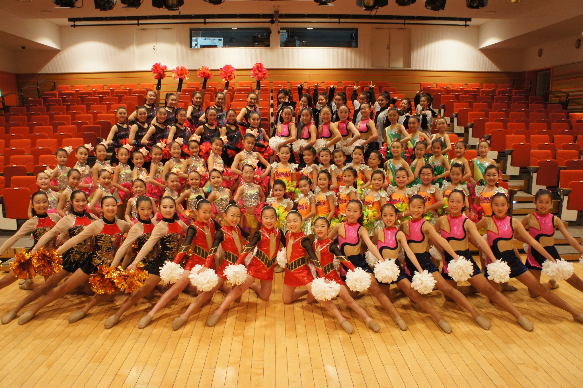 埼玉浦和・川口・越谷・富士見・草加 チアダンス・ヒップホップ・アクロバット | YDC DANCE STUDIO